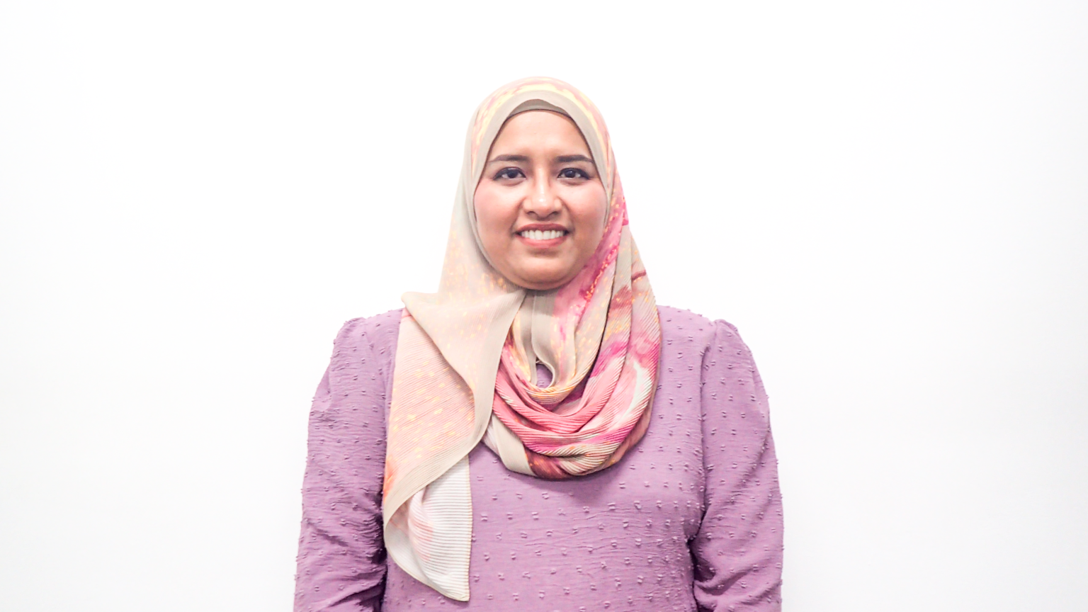 Our specialists - Syazna World